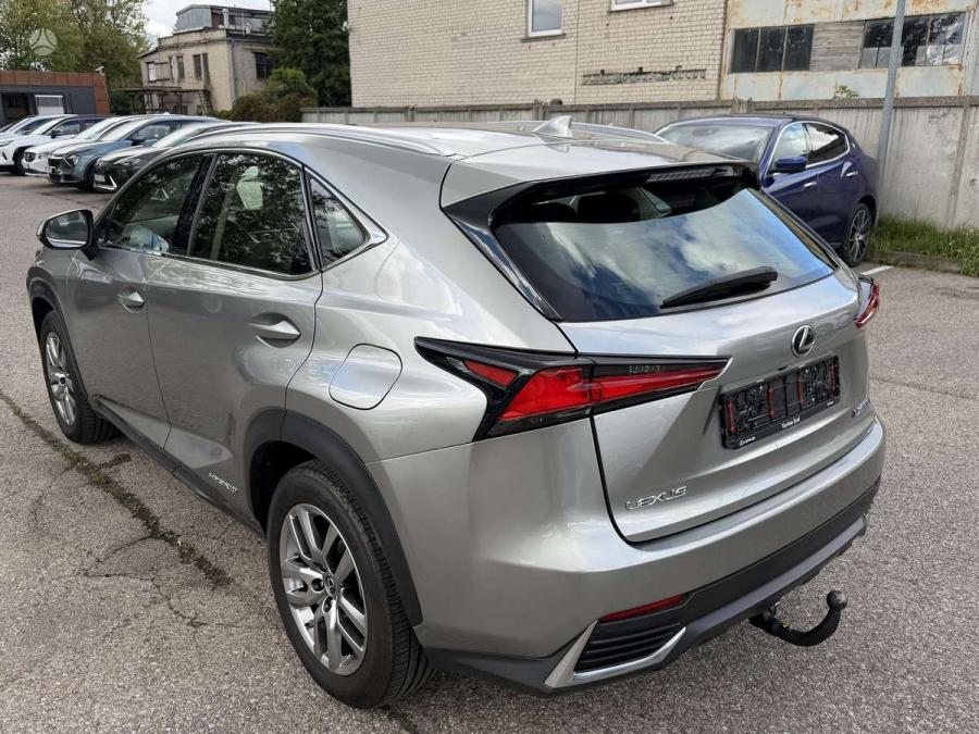 Grey Lexus NX 300h 2019 in Vilnius, with an engine capacity of 2.49 L and mileage of 240 thousand km for 19900 €, photo 16 on AUTOMOTO.COM.LV