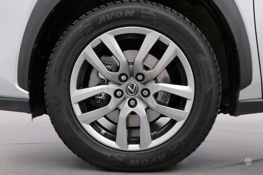 Pelēks Lexus NX 300h 2019 Viļņa, ar dzinēja tilpumu 2.49 L un nobraukumu 109 tūkst. km par 26990 €, foto 4 vietnē AUTOMOTO.COM.LV