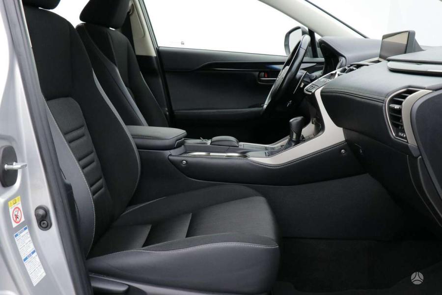 Pelēks Lexus NX 300h 2019 Viļņa, ar dzinēja tilpumu 2.49 L un nobraukumu 109 tūkst. km par 26990 €, foto 20 vietnē AUTOMOTO.COM.LV