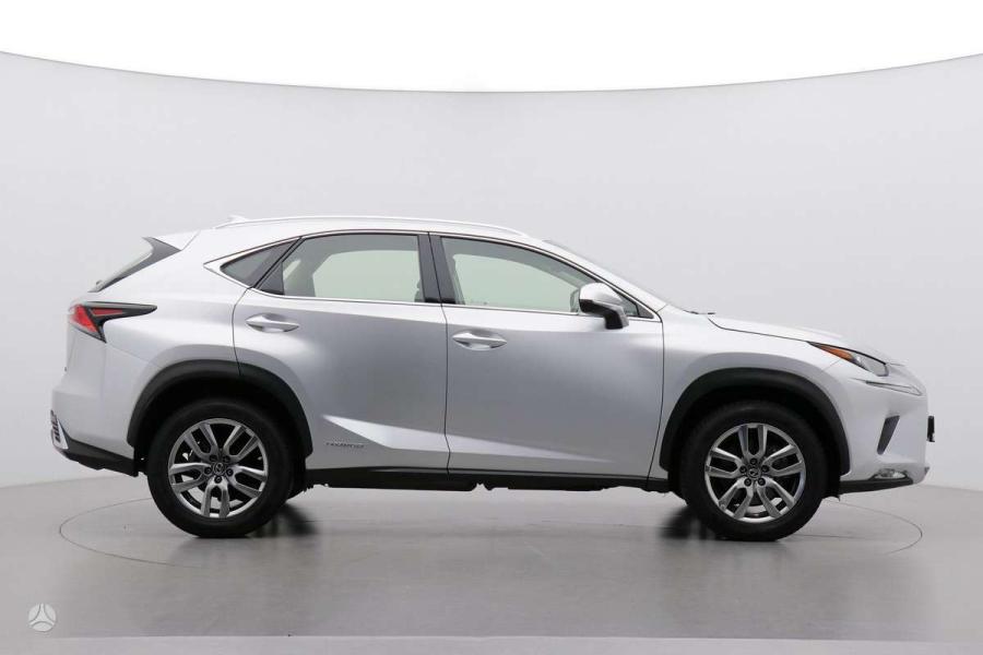 Pelēks Lexus NX 300h 2019 Viļņa, ar dzinēja tilpumu 2.49 L un nobraukumu 109 tūkst. km par 26990 €, foto 24 vietnē AUTOMOTO.COM.LV