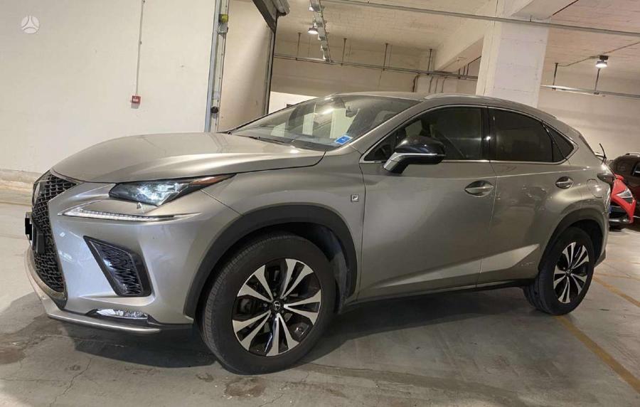 Pelēks Lexus NX 300h 2020 Viļņa, ar dzinēja tilpumu 2.49 L un nobraukumu 102 tūkst. km par 29295 €, foto 1 vietnē AUTOMOTO.COM.LV