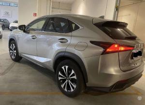 Grey Lexus NX 300h 2020 in Vilnius, with an engine capacity of 2.49 L and mileage of 102 thousand km for 29295 €, photo 3 on AUTOMOTO.COM.LV