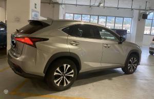 Grey Lexus NX 300h 2020 in Vilnius, with an engine capacity of 2.49 L and mileage of 102 thousand km for 29295 €, photo 4 on AUTOMOTO.COM.LV