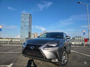 Серый Лексус NX 300h 2020 в Вильнюс, объемом двигателя 2.50 л и пробегом 80 тыс. км за 28600 €, фото  на AUTOMOTO.COM.LV