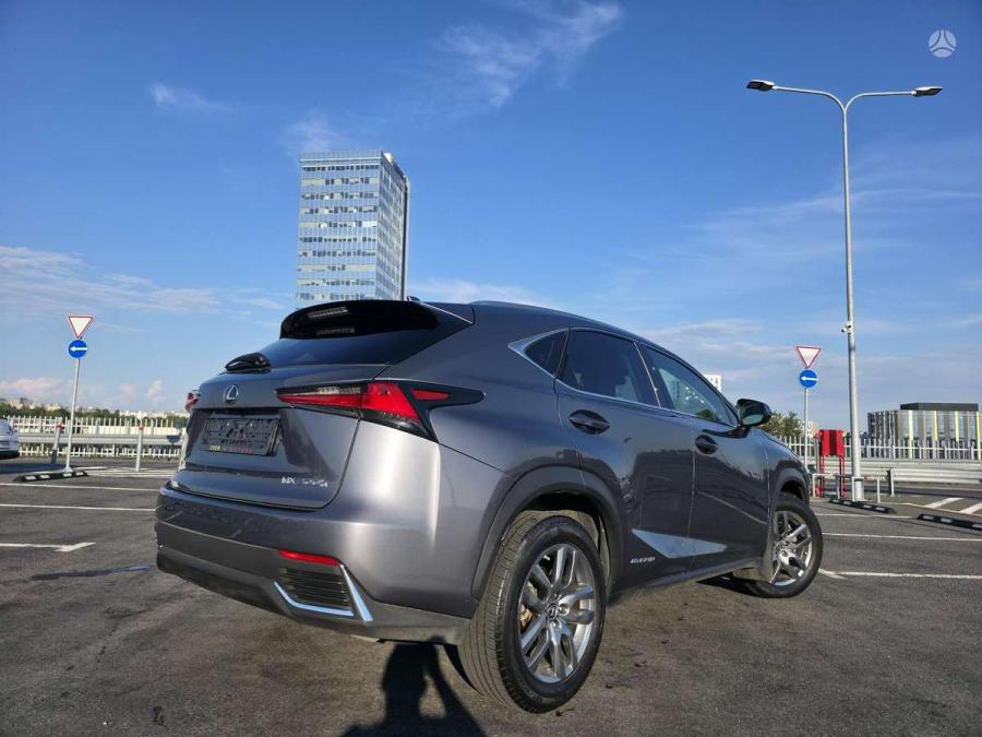 Grey Lexus NX 300h 2020 in Vilnius, with an engine capacity of 2.50 L and mileage of 80 thousand km for 28600 €, photo 6 on AUTOMOTO.COM.LV