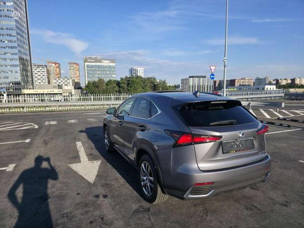 Серый Лексус NX 300h 2020 в Вильнюс, объемом двигателя 2.50 л и пробегом 80 тыс. км за 28600 €, фото 7 на AUTOMOTO.COM.LV