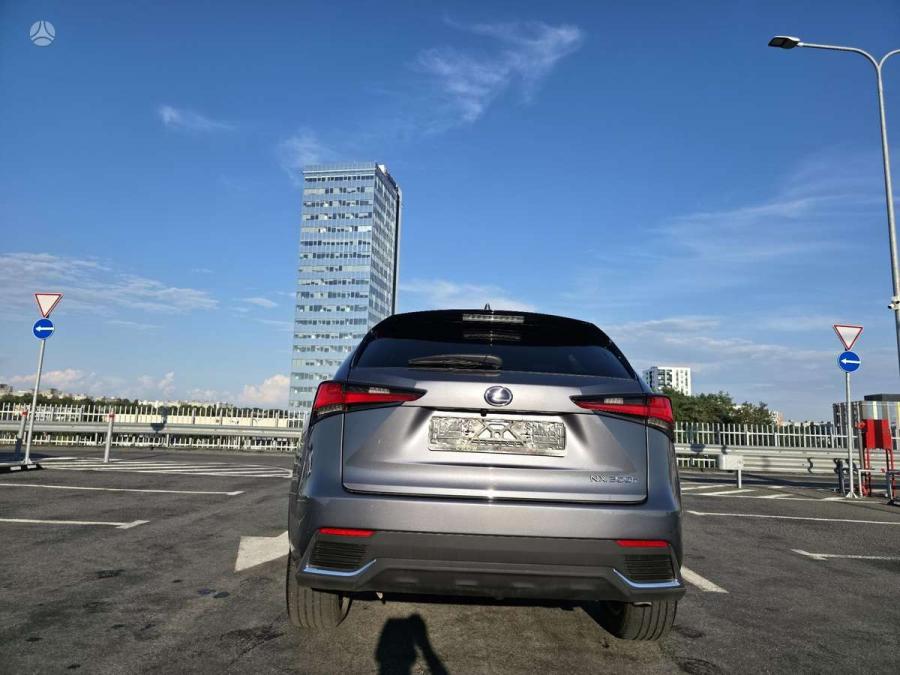 Grey Lexus NX 300h 2020 in Vilnius, with an engine capacity of 2.50 L and mileage of 80 thousand km for 28600 €, photo 10 on AUTOMOTO.COM.LV
