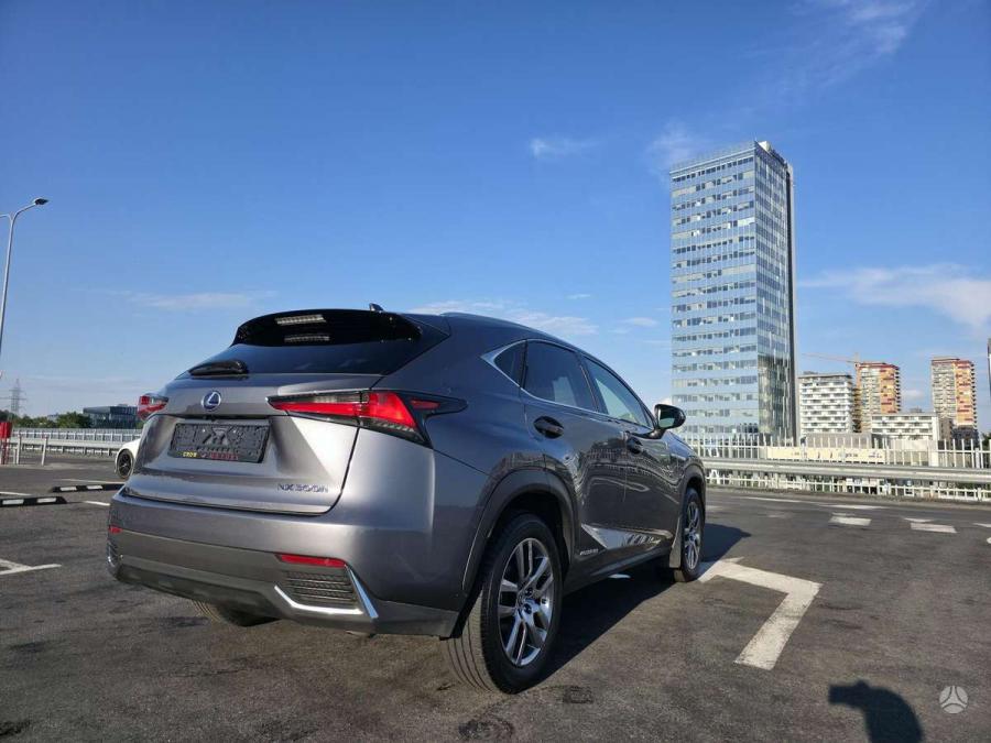 Grey Lexus NX 300h 2020 in Vilnius, with an engine capacity of 2.50 L and mileage of 80 thousand km for 28600 €, photo 11 on AUTOMOTO.COM.LV