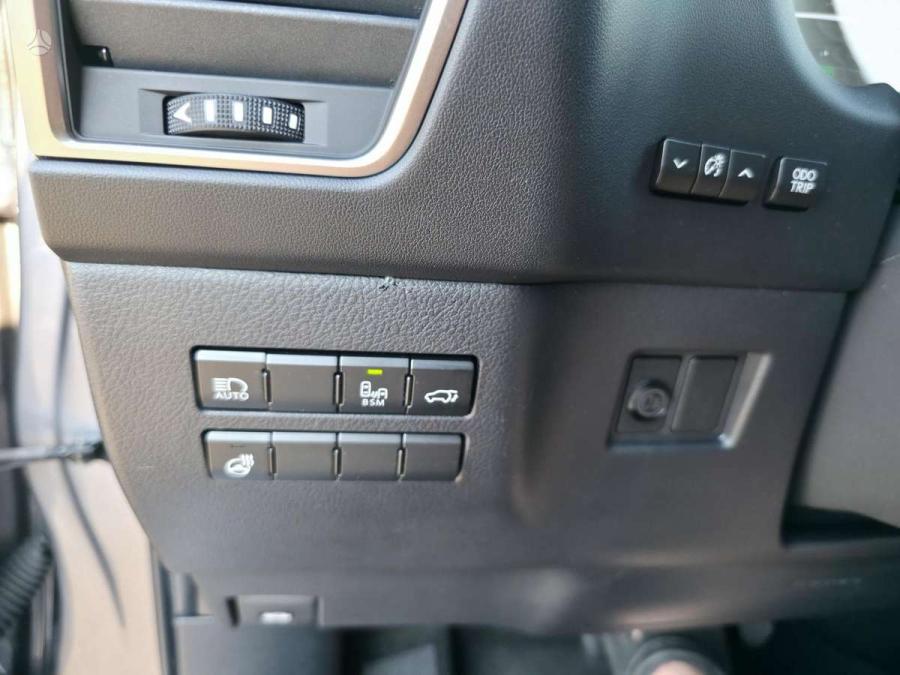 Grey Lexus NX 300h 2020 in Vilnius, with an engine capacity of 2.50 L and mileage of 80 thousand km for 28600 €, photo 22 on AUTOMOTO.COM.LV