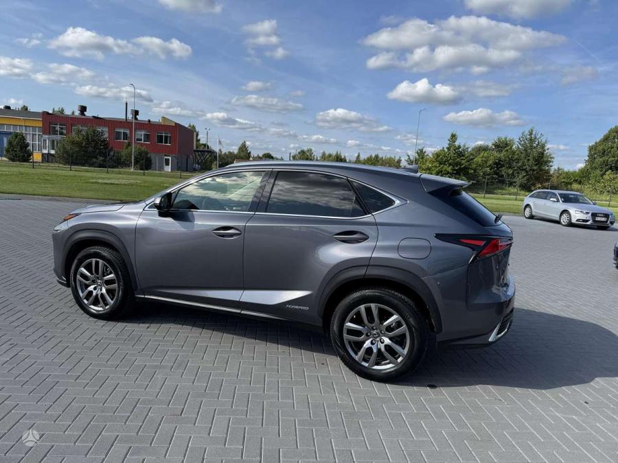 Grey Lexus NX 300h 2020 in Telschi, with an engine capacity of 2.49 L and mileage of 157 thousand km for 22500 €, photo 4 on AUTOMOTO.COM.LV