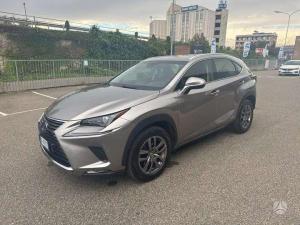 Pelēks Lexus NX 300h 2020 Viļņa, ar dzinēja tilpumu 2.49 L un nobraukumu 150 tūkst. km par 21999 €, foto  vietnē AUTOMOTO.COM.LV