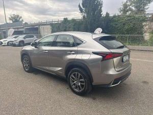 Серый Лексус NX 300h 2020 в Вильнюс, объемом двигателя 2.49 л и пробегом 150 тыс. км за 21999 €, фото 3 на AUTOMOTO.COM.LV