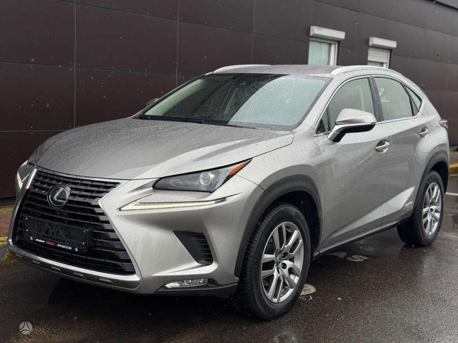 Серый Лексус NX 300h 2020 в Вильнюс, объемом двигателя 2.49 л и пробегом 150 тыс. км за 23999 €, фото 1 на AUTOMOTO.COM.LV