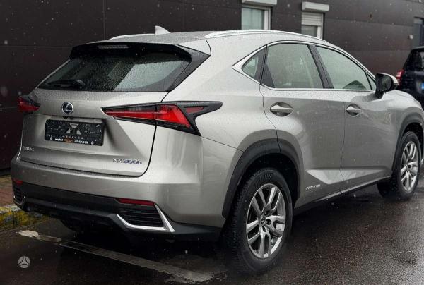 Pelēks Lexus NX 300h 2020 Viļņa, ar dzinēja tilpumu 2.49 L un nobraukumu 150 tūkst. km par 23999 €, foto 7 vietnē AUTOMOTO.COM.LV