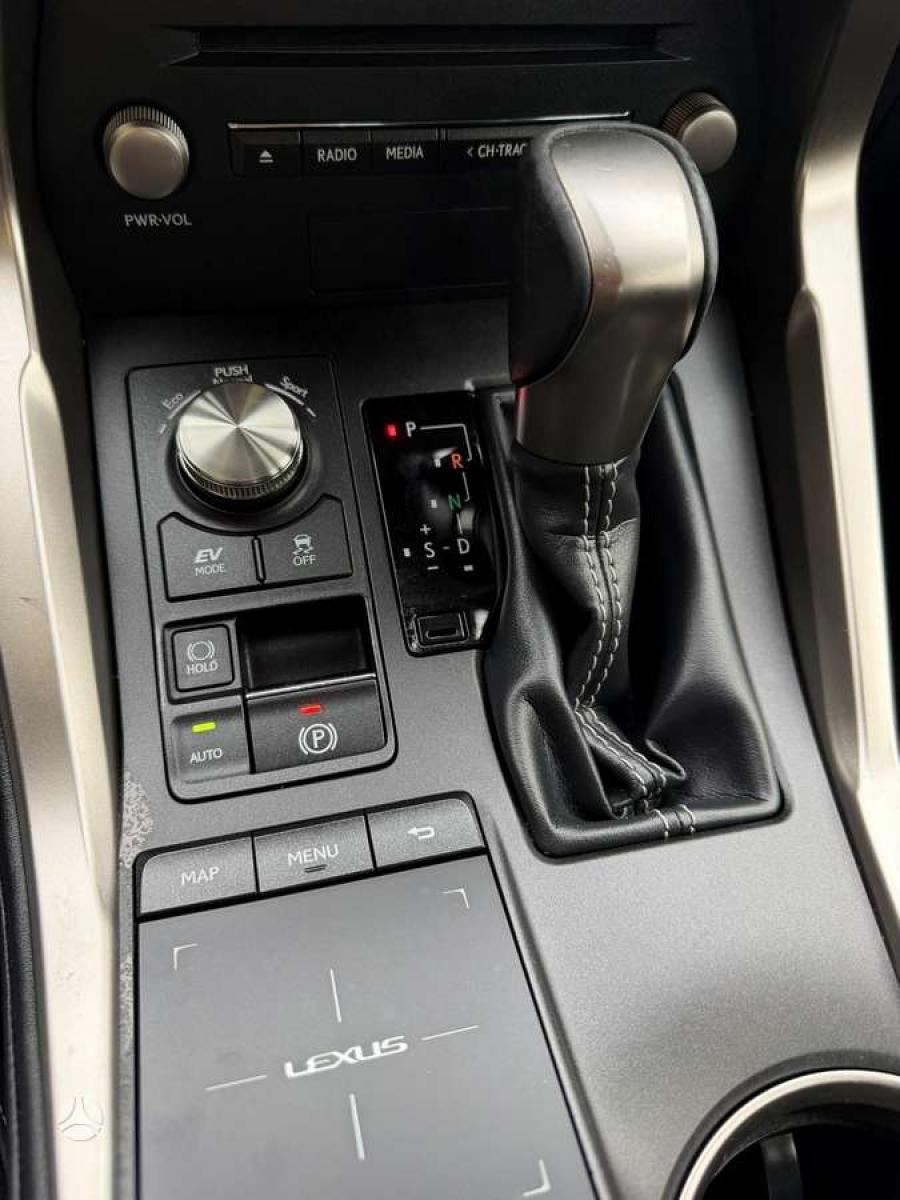 Pelēks Lexus NX 300h 2020 Viļņa, ar dzinēja tilpumu 2.49 L un nobraukumu 150 tūkst. km par 23999 €, foto 28 vietnē AUTOMOTO.COM.LV