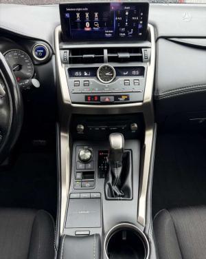 Pelēks Lexus NX 300h 2020 Viļņa, ar dzinēja tilpumu 2.49 L un nobraukumu 150 tūkst. km par 23999 €, foto 37 vietnē AUTOMOTO.COM.LV