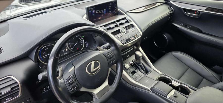 Pelēks Lexus NX 300h 2021 Viļņa, ar dzinēja tilpumu 2.49 L un nobraukumu 79 tūkst. km par 34750 €, foto 23 vietnē AUTOMOTO.COM.LV