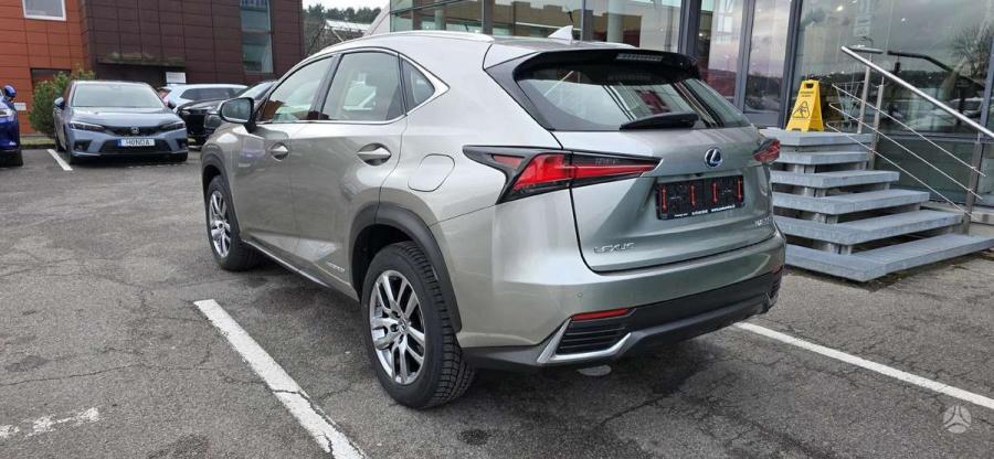 Grey Lexus NX 300h 2021 in Vilnius, with an engine capacity of 2.49 L and mileage of 36 thousand km for 31480 €, photo 5 on AUTOMOTO.COM.LV