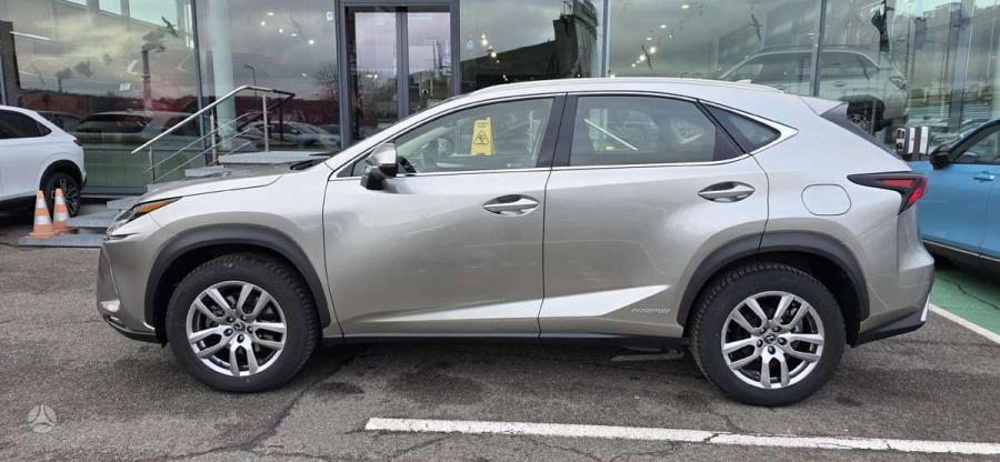 Grey Lexus NX 300h 2021 in Vilnius, with an engine capacity of 2.49 L and mileage of 36 thousand km for 31480 €, photo 6 on AUTOMOTO.COM.LV