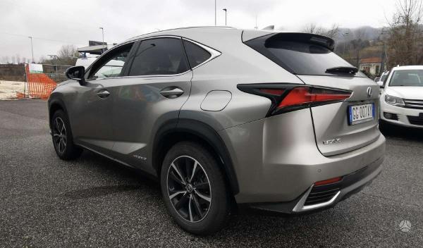 Grey Lexus NX 300h 2021 in Vilnius, with an engine capacity of 2.49 L and mileage of 121 thousand km for 26955 €, photo 2 on AUTOMOTO.COM.LV