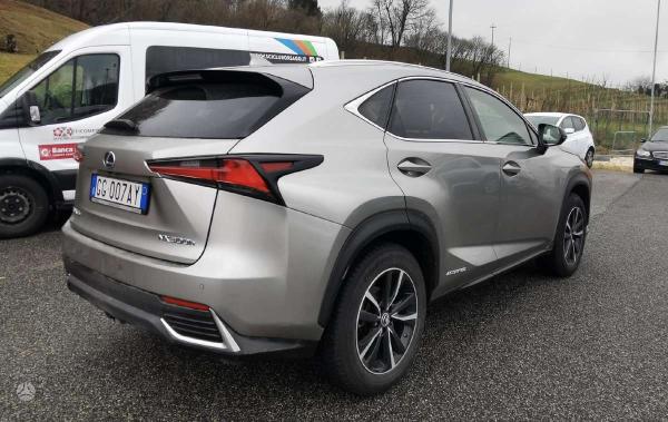 Grey Lexus NX 300h 2021 in Vilnius, with an engine capacity of 2.49 L and mileage of 121 thousand km for 26955 €, photo 4 on AUTOMOTO.COM.LV