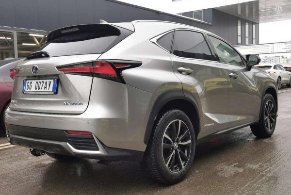 Pelēks Lexus NX 300h 2021 Viļņa, ar dzinēja tilpumu 2.49 L un nobraukumu 127 tūkst. km par 26555 €, foto 2 vietnē AUTOMOTO.COM.LV