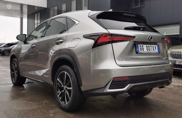 Pelēks Lexus NX 300h 2021 Viļņa, ar dzinēja tilpumu 2.49 L un nobraukumu 127 tūkst. km par 26555 €, foto 4 vietnē AUTOMOTO.COM.LV