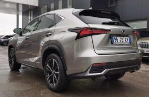 Pelēks Lexus NX 300h 2021 Viļņa, ar dzinēja tilpumu 2.49 L un nobraukumu 127 tūkst. km par 26555 €, foto 4 vietnē AUTOMOTO.COM.LV