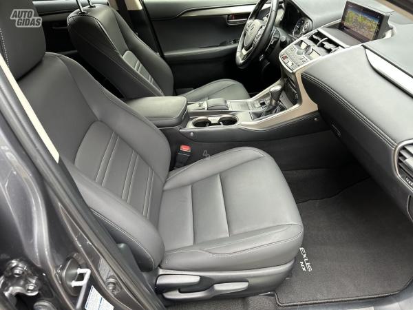 Pelēks Lexus NX 300h 2021 Avižieniai, ar dzinēja tilpumu 2.50 L un nobraukumu 124 tūkst. km par 29950 €, foto 4 vietnē AUTOMOTO.COM.LV
