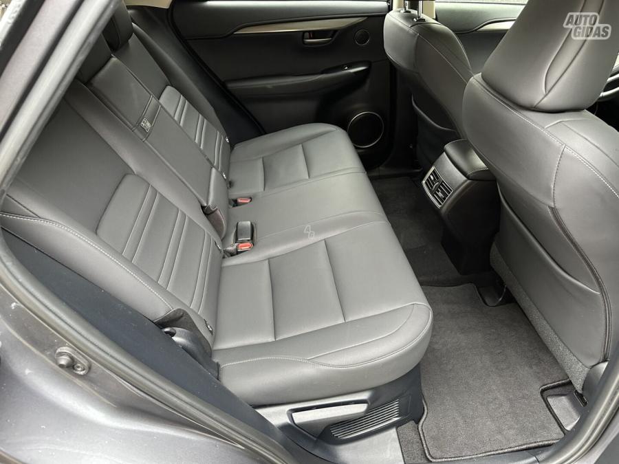 Pelēks Lexus NX 300h 2021 Avižieniai, ar dzinēja tilpumu 2.50 L un nobraukumu 124 tūkst. km par 29950 €, foto 6 vietnē AUTOMOTO.COM.LV