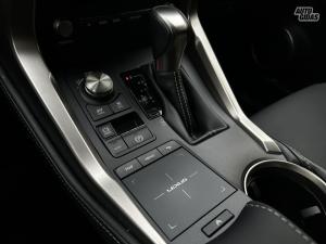 Pelēks Lexus NX 300h 2021 Avižieniai, ar dzinēja tilpumu 2.50 L un nobraukumu 124 tūkst. km par 29950 €, foto 24 vietnē AUTOMOTO.COM.LV