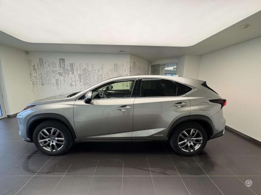 Pelēks Lexus NX 300h 2021 Kauņa, ar dzinēja tilpumu 2.49 L un nobraukumu 135 tūkst. km par 33500 €, foto 4 vietnē AUTOMOTO.COM.LV