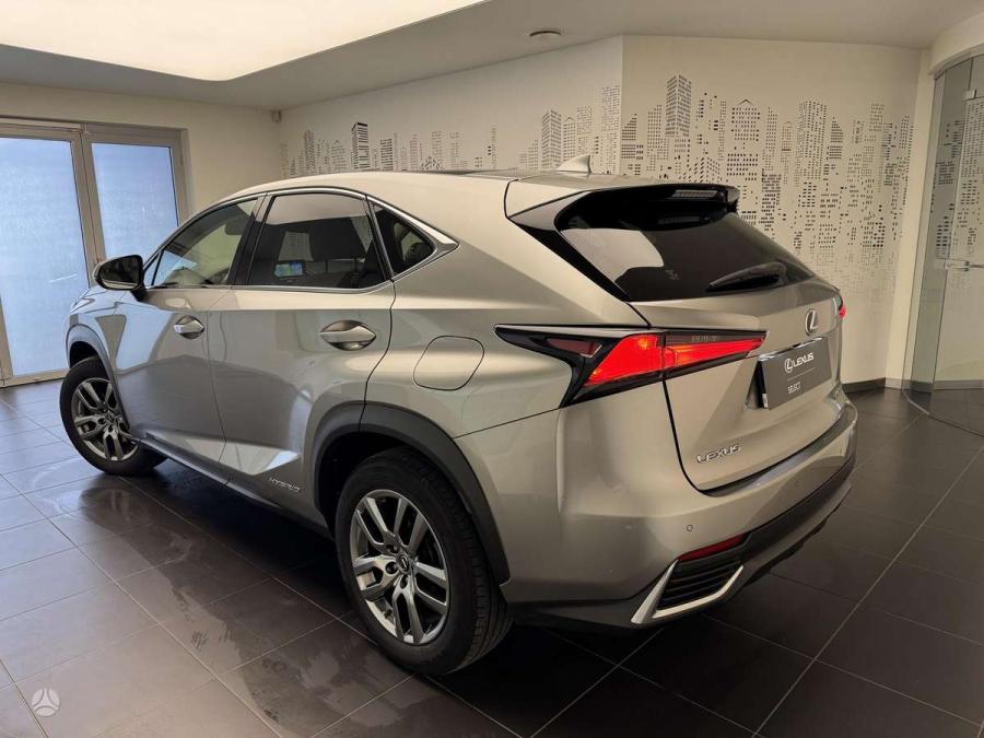 Pelēks Lexus NX 300h 2021 Kauņa, ar dzinēja tilpumu 2.49 L un nobraukumu 135 tūkst. km par 33500 €, foto 5 vietnē AUTOMOTO.COM.LV