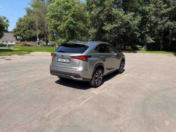 Grey Lexus NX 300h 2021 in Vilnius, with an engine capacity of 2.49 L and mileage of 87 thousand km for 31900 €, photo 7 on AUTOMOTO.COM.LV