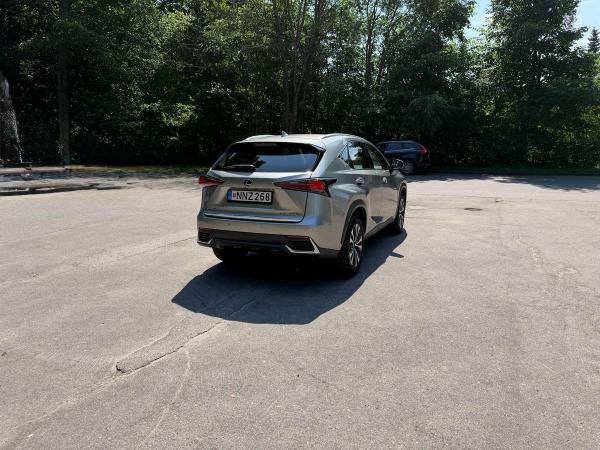 Grey Lexus NX 300h 2021 in Vilnius, with an engine capacity of 2.49 L and mileage of 87 thousand km for 31900 €, photo 9 on AUTOMOTO.COM.LV