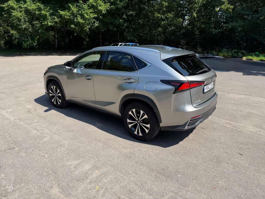 Grey Lexus NX 300h 2021 in Vilnius, with an engine capacity of 2.49 L and mileage of 87 thousand km for 31900 €, photo 12 on AUTOMOTO.COM.LV