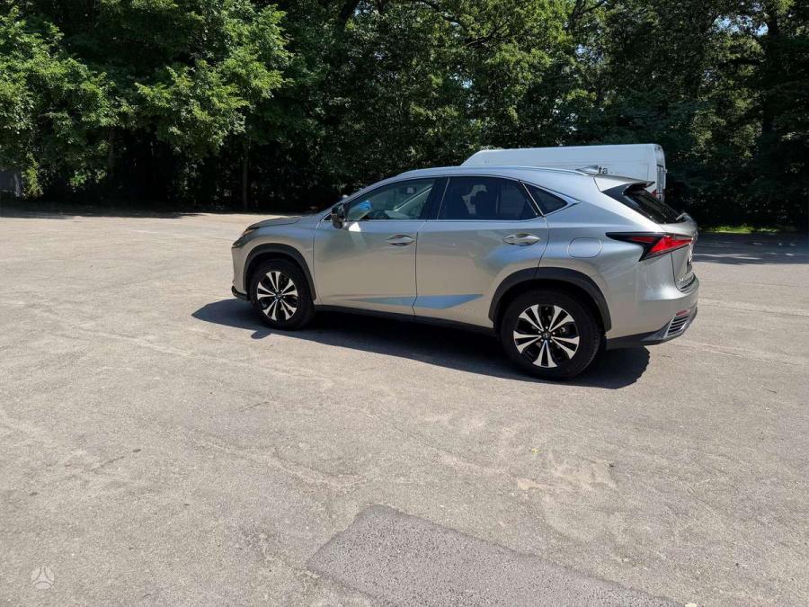 Grey Lexus NX 300h 2021 in Vilnius, with an engine capacity of 2.49 L and mileage of 87 thousand km for 31900 €, photo 13 on AUTOMOTO.COM.LV