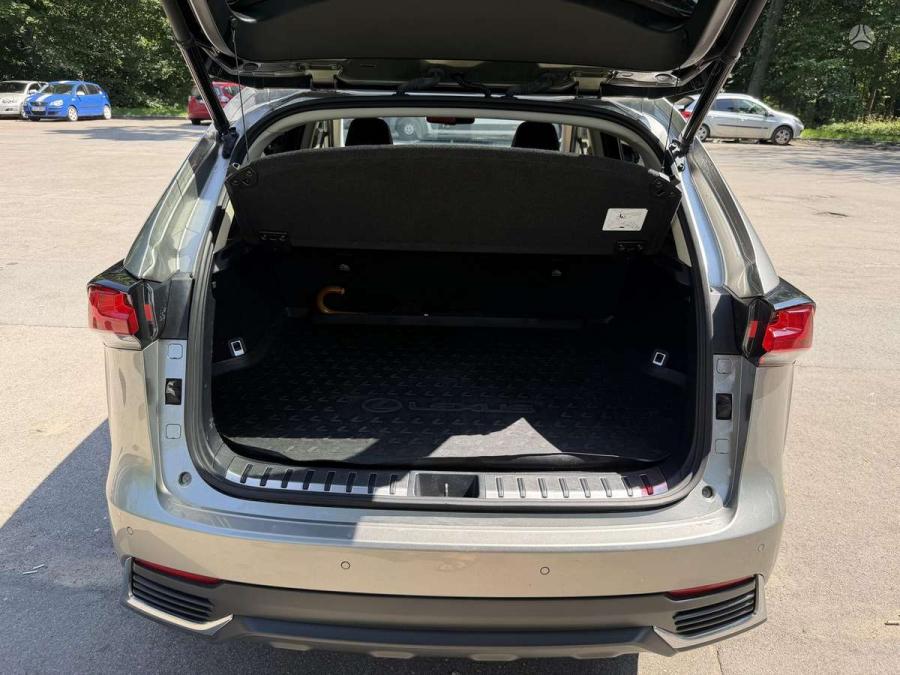 Grey Lexus NX 300h 2021 in Vilnius, with an engine capacity of 2.49 L and mileage of 87 thousand km for 31900 €, photo 39 on AUTOMOTO.COM.LV