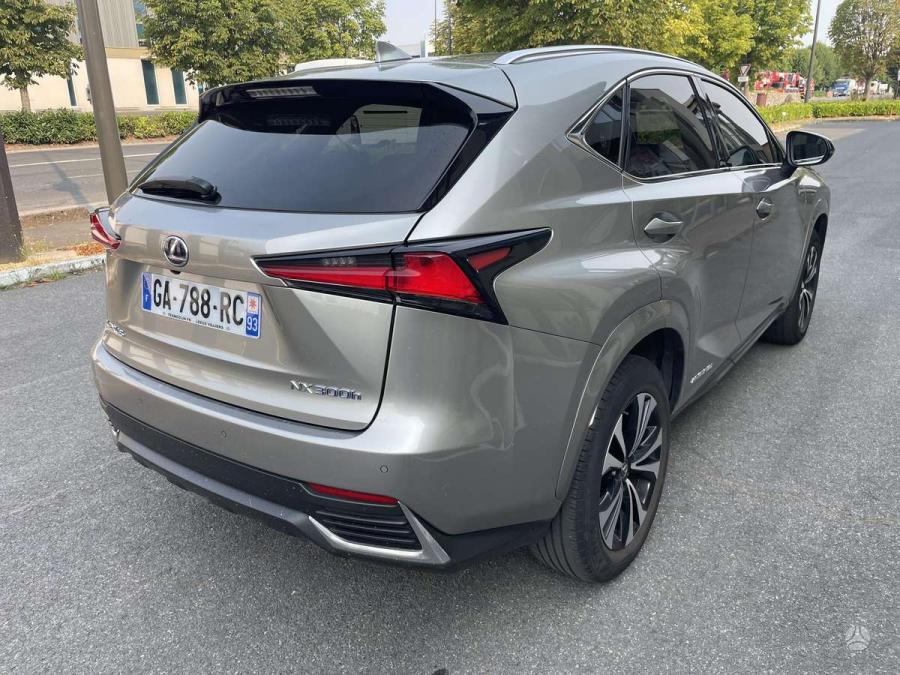 Grey Lexus NX 300h 2021 in Vilnius, with an engine capacity of 0.00 L and mileage of 122 thousand km for 25750 €, photo 6 on AUTOMOTO.COM.LV