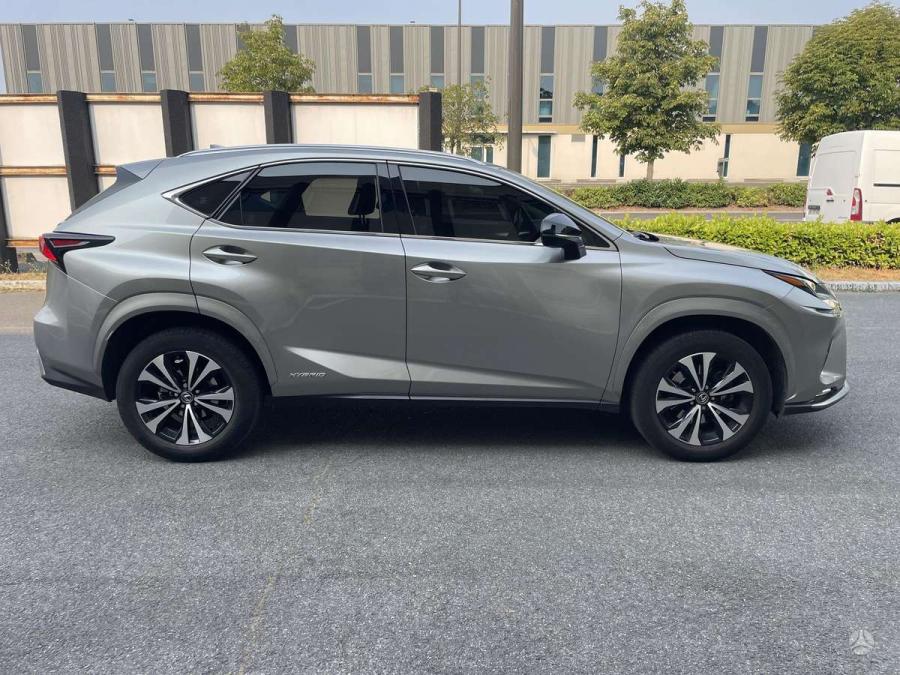Grey Lexus NX 300h 2021 in Vilnius, with an engine capacity of 0.00 L and mileage of 122 thousand km for 25750 €, photo 7 on AUTOMOTO.COM.LV