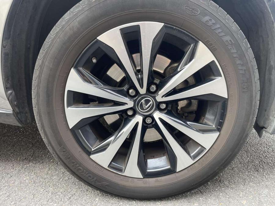 Grey Lexus NX 300h 2021 in Vilnius, with an engine capacity of 0.00 L and mileage of 122 thousand km for 25750 €, photo 10 on AUTOMOTO.COM.LV