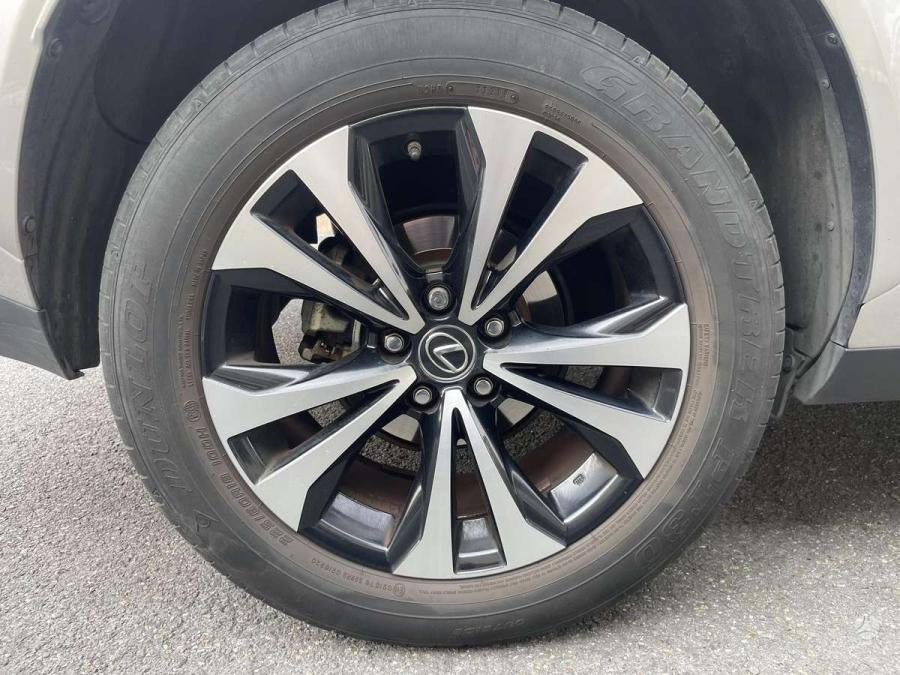 Grey Lexus NX 300h 2021 in Vilnius, with an engine capacity of 0.00 L and mileage of 122 thousand km for 25750 €, photo 11 on AUTOMOTO.COM.LV