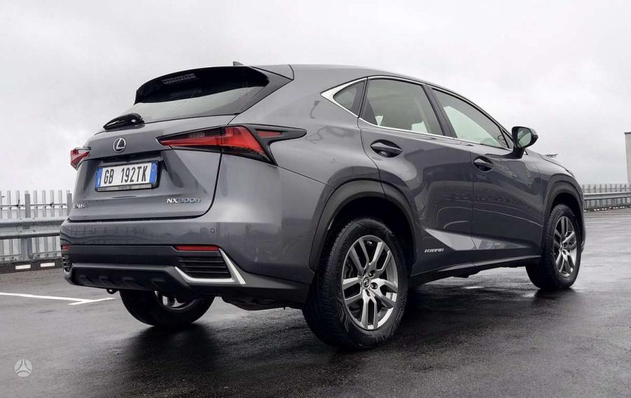 Grey Lexus NX 300h 2021 in Vilnius, with an engine capacity of 2.49 L and mileage of 139 thousand km for 27855 €, photo 3 on AUTOMOTO.COM.LV