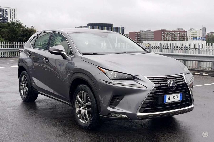 Grey Lexus NX 300h 2021 in Vilnius, with an engine capacity of 2.49 L and mileage of 139 thousand km for 27855 €, photo 4 on AUTOMOTO.COM.LV