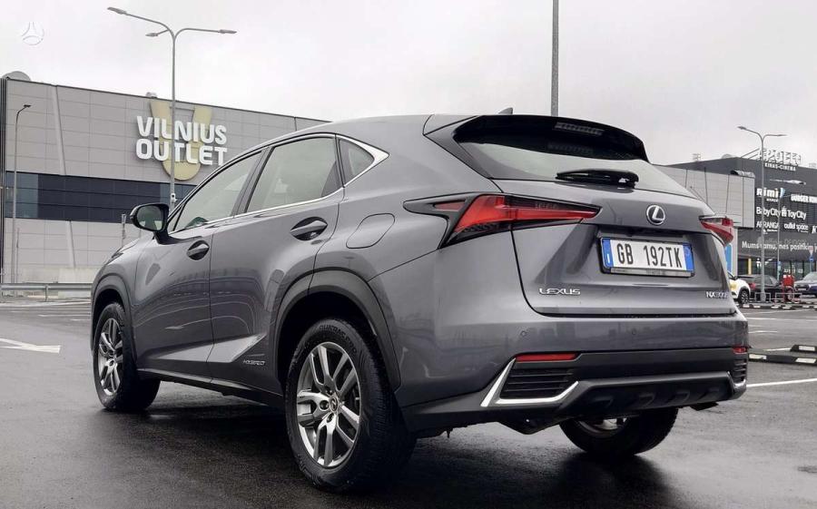 Grey Lexus NX 300h 2021 in Vilnius, with an engine capacity of 2.49 L and mileage of 139 thousand km for 27855 €, photo 5 on AUTOMOTO.COM.LV