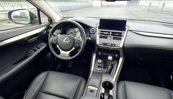 Grey Lexus NX 300h 2021 in Vilnius, with an engine capacity of 2.49 L and mileage of 139 thousand km for 27855 €, photo 8 on AUTOMOTO.COM.LV