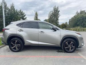 Grey Lexus NX 300h 2021 in Vilnius, with an engine capacity of 2.49 L and mileage of 127 thousand km for 29500 €, photo 5 on AUTOMOTO.COM.LV