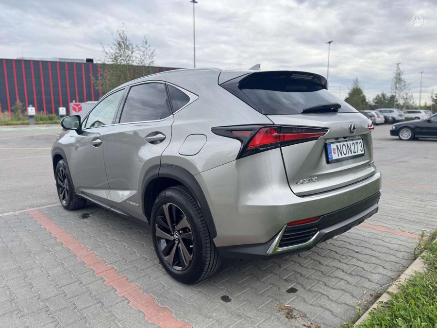Grey Lexus NX 300h 2021 in Vilnius, with an engine capacity of 2.49 L and mileage of 127 thousand km for 29500 €, photo 7 on AUTOMOTO.COM.LV