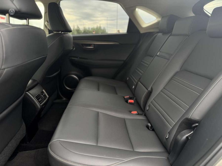 Grey Lexus NX 300h 2021 in Vilnius, with an engine capacity of 2.49 L and mileage of 127 thousand km for 29500 €, photo 11 on AUTOMOTO.COM.LV