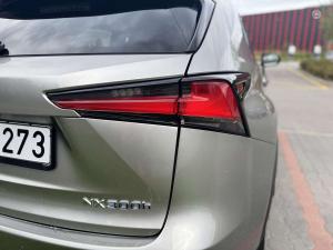 Grey Lexus NX 300h 2021 in Vilnius, with an engine capacity of 2.49 L and mileage of 127 thousand km for 29500 €, photo 30 on AUTOMOTO.COM.LV
